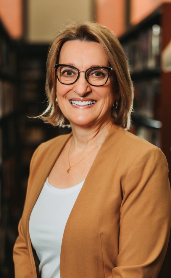 Warren Public Library director to retire after 15 years | News, Sports ...